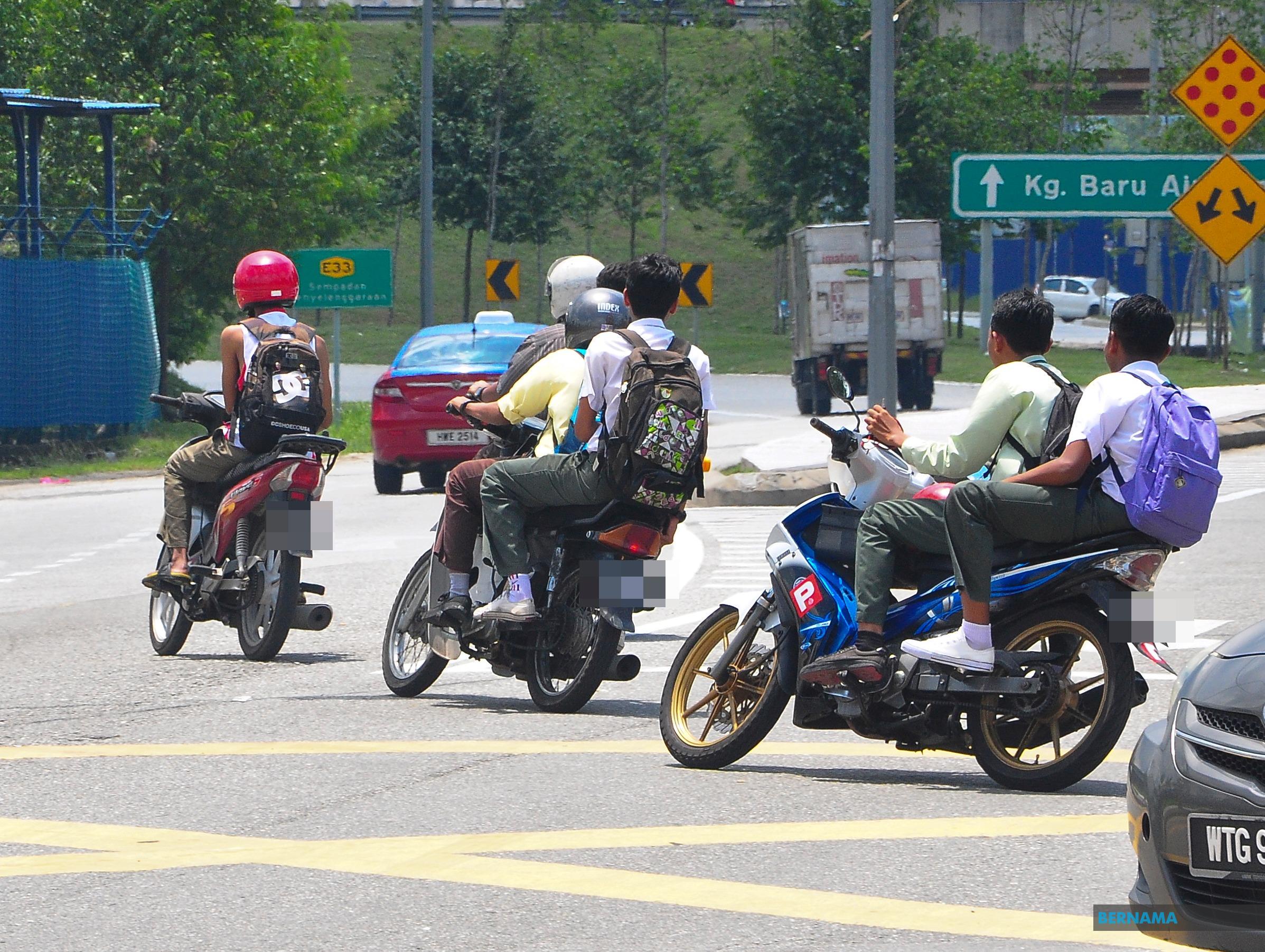 Helmet Object Detection Model by Chindanai Netsang